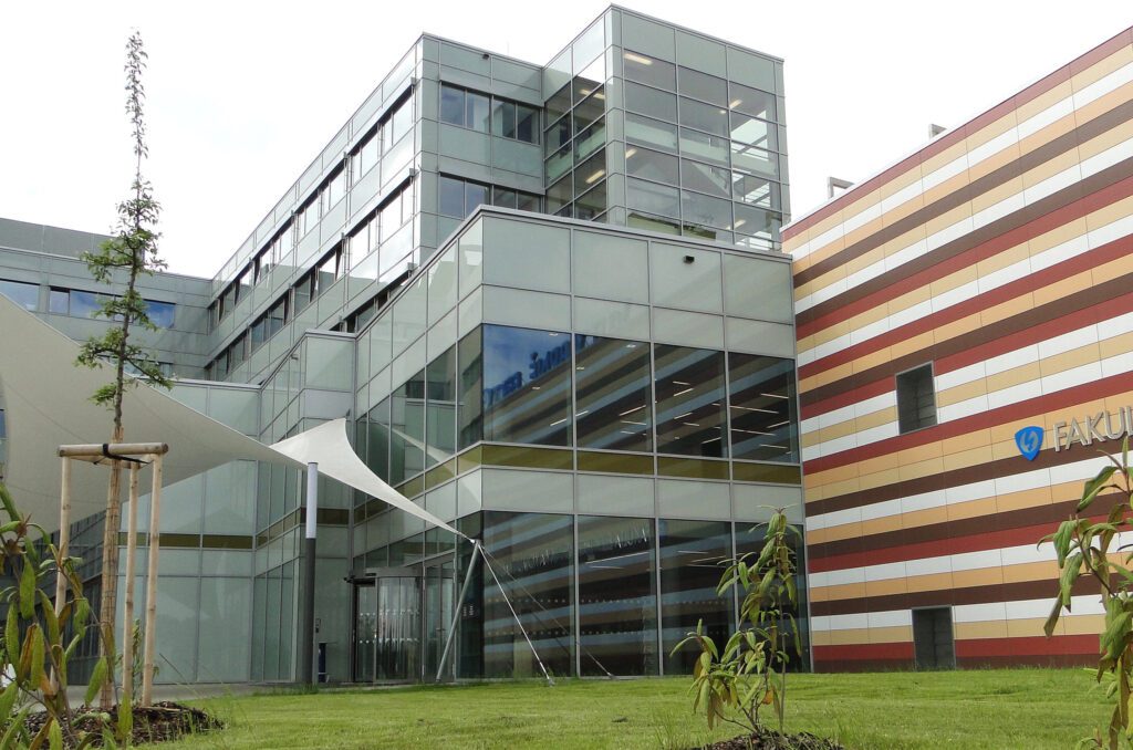 VUT FEKT OBJEKT T12 - HEXAPLAN INTERNATIONAL